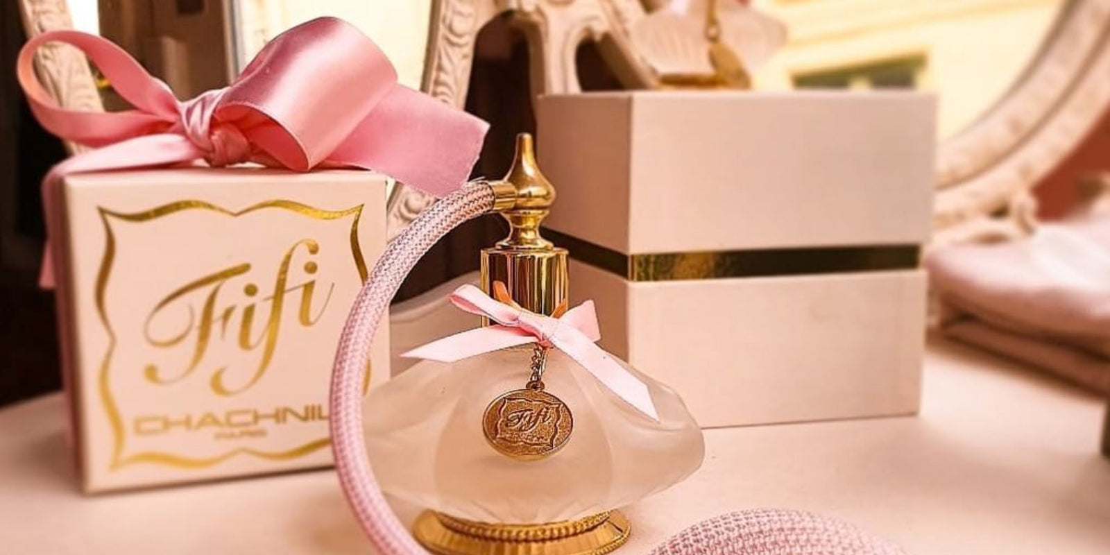 Fifi Chachnil - Site Officiel | Maison de mode et de lingerie